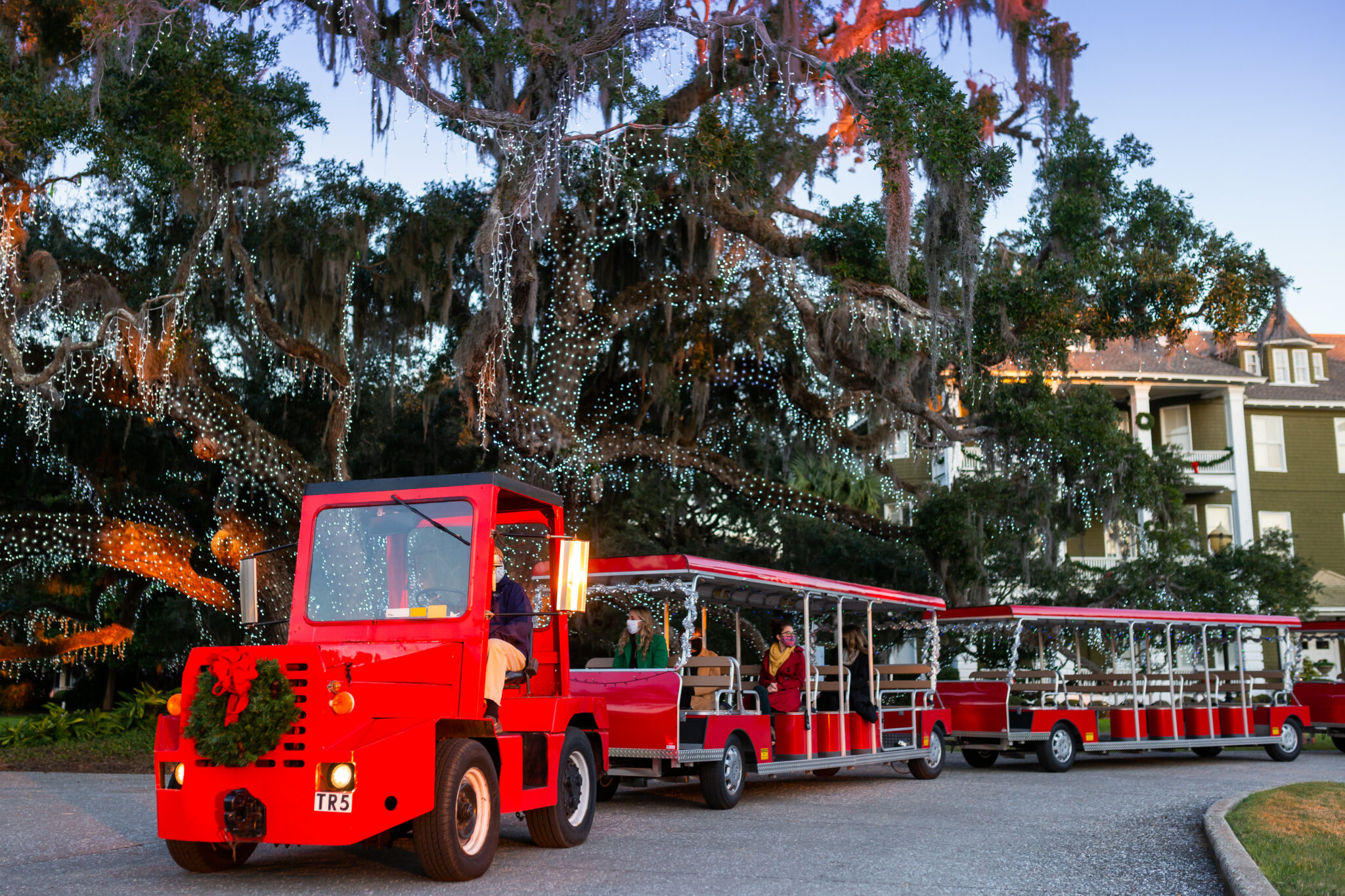 Holly Jolly Jekyll Itineraries • Jekyll Island, Georgia • Vacation ...